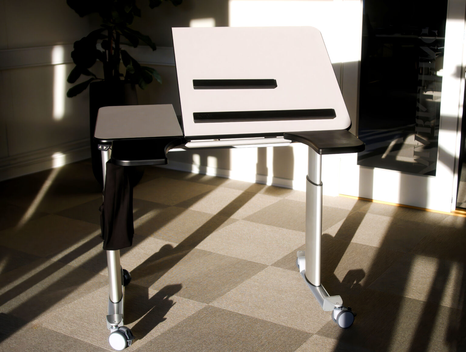 Height adjustable tables for wheelchair users | Ropox