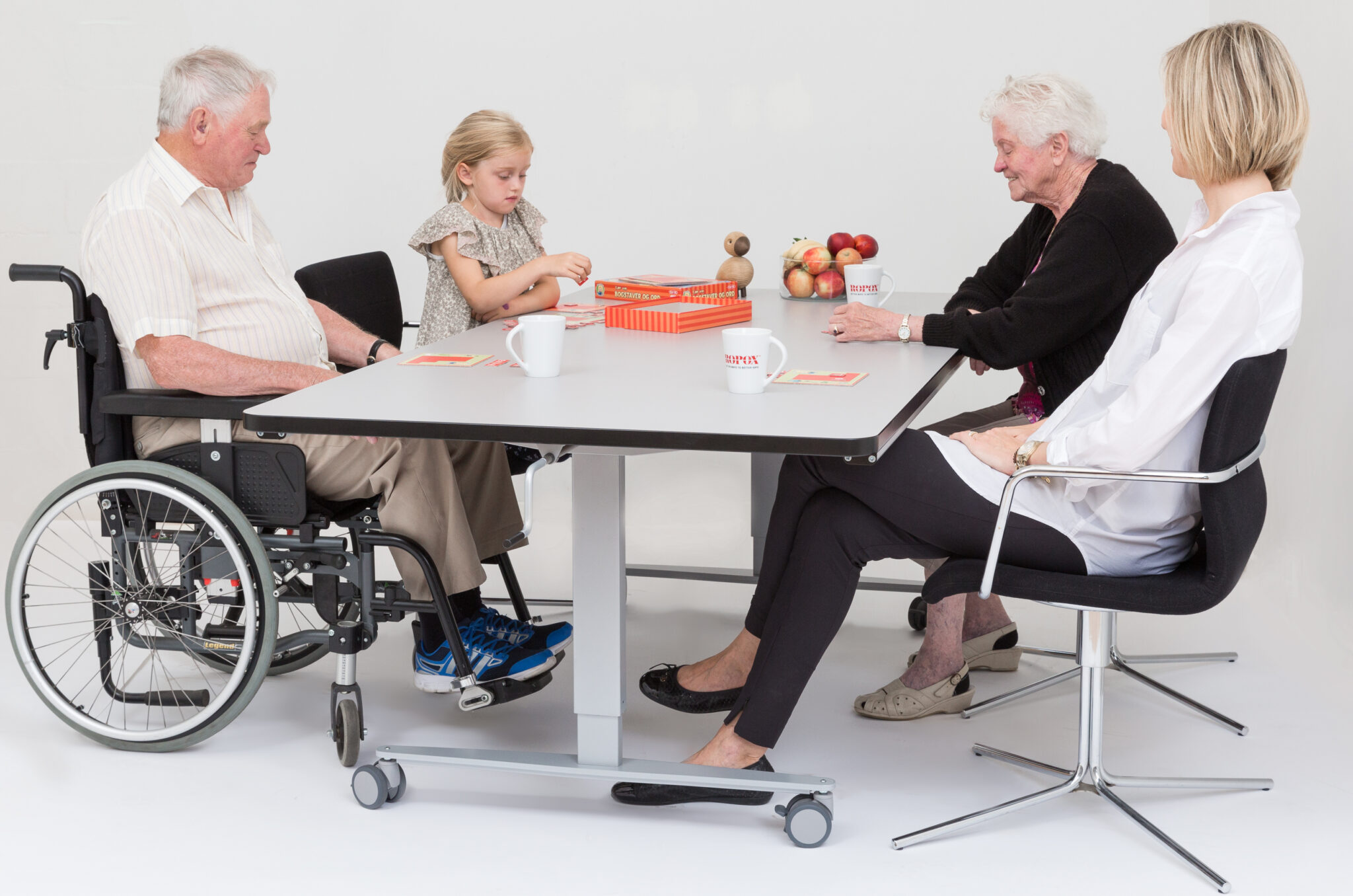 Wheelchair Accessible Group Tables | Ropox