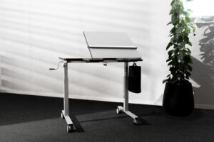 Height adjustable tables for wheelchair users | Ropox